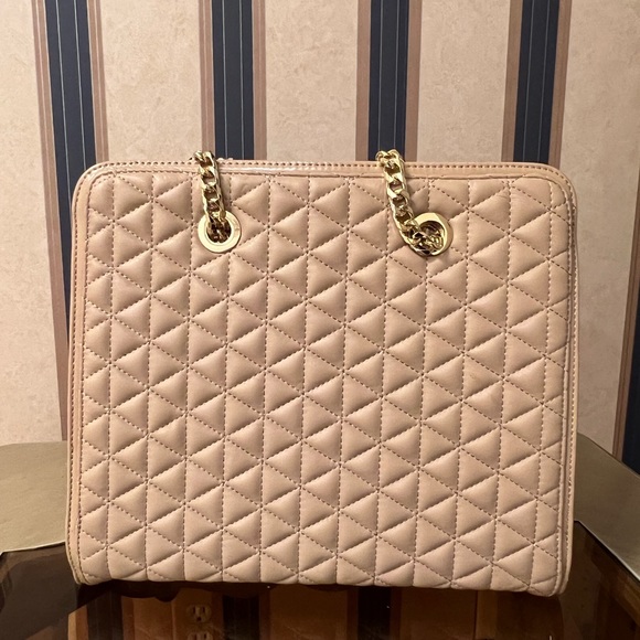 bebe | Bags | Bebe Square Classy Cream Quilted Shoulder Bag | Poshmark